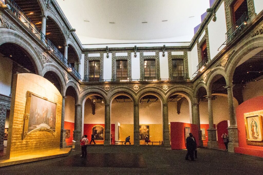 El Palacio de Iturbide: Testimonio de la Grandeza Arquitectónica e ...